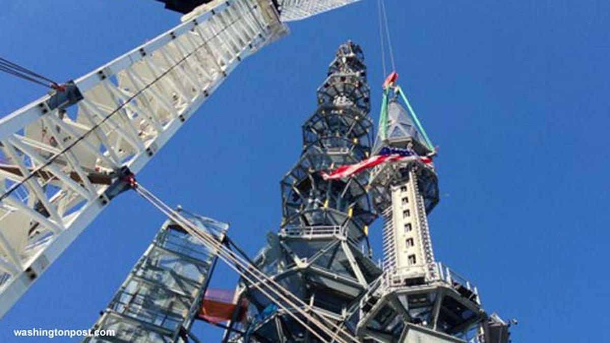 Puncak Menara Dipasang, WTC Jadi Gedung Tertinggi Ketiga di Dunia ...