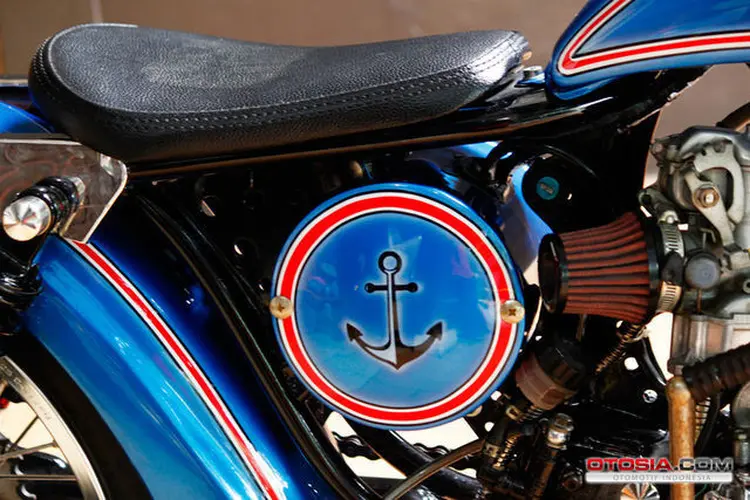 Honda Tiger Bergaya Chopper Biru - Galeri Otosia.com