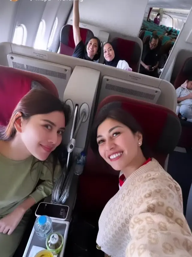 6 Potret Kompak Nagita Slavina Bareng Caca Tengker, Syahnaz Sadiqah dan Nisya Liburan di Jepang ...