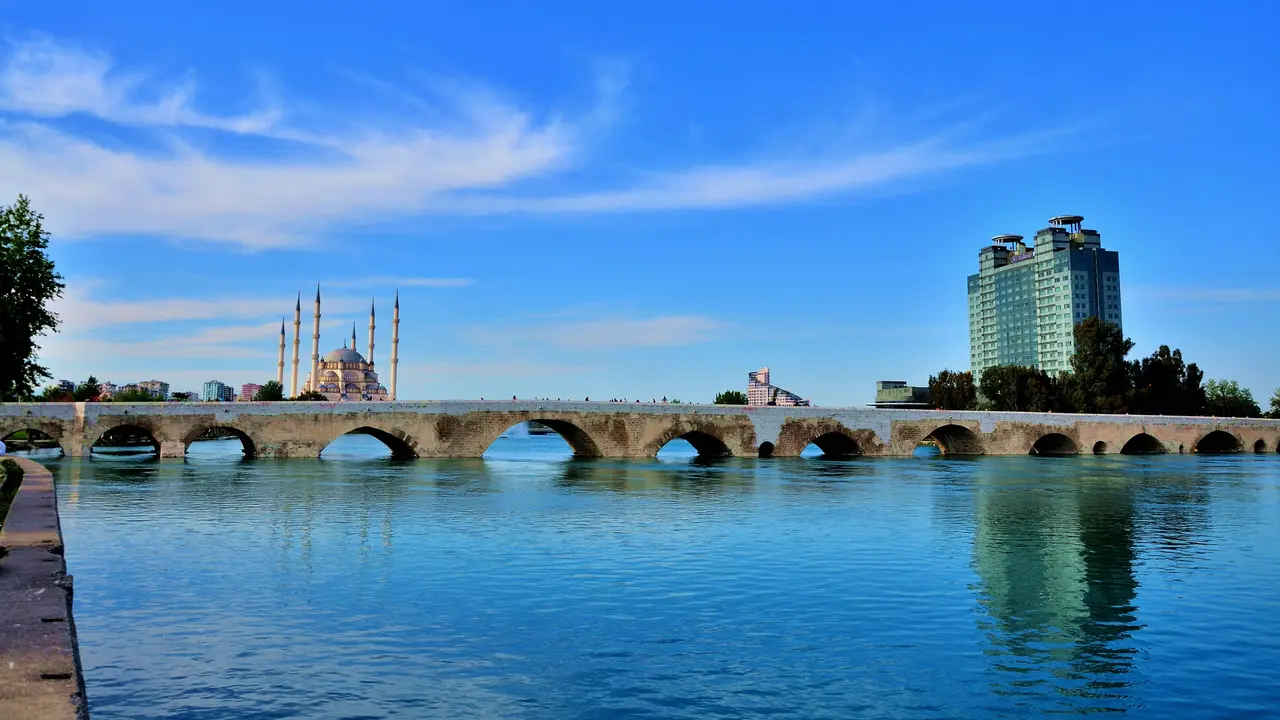 Adana, Kota Makmur di Tepi Sungai Surga Seihan yang Diperebutkan ...