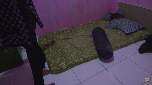 Nyaman Meski Tak Punya Dipan, Ini 7 Potret Rumah Bonge Citayam Fashion ...