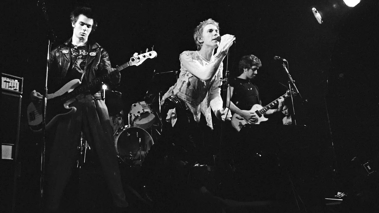 5 Band Punk dan Kritik Mereka terhadap Politik yang Terjadi! - ShowBiz ...