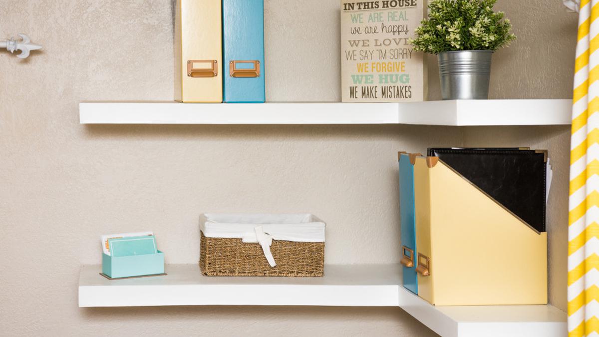 2 Cara Membuat Rak Buku Dinding yang Simpel - Lifestyle Fimela.com