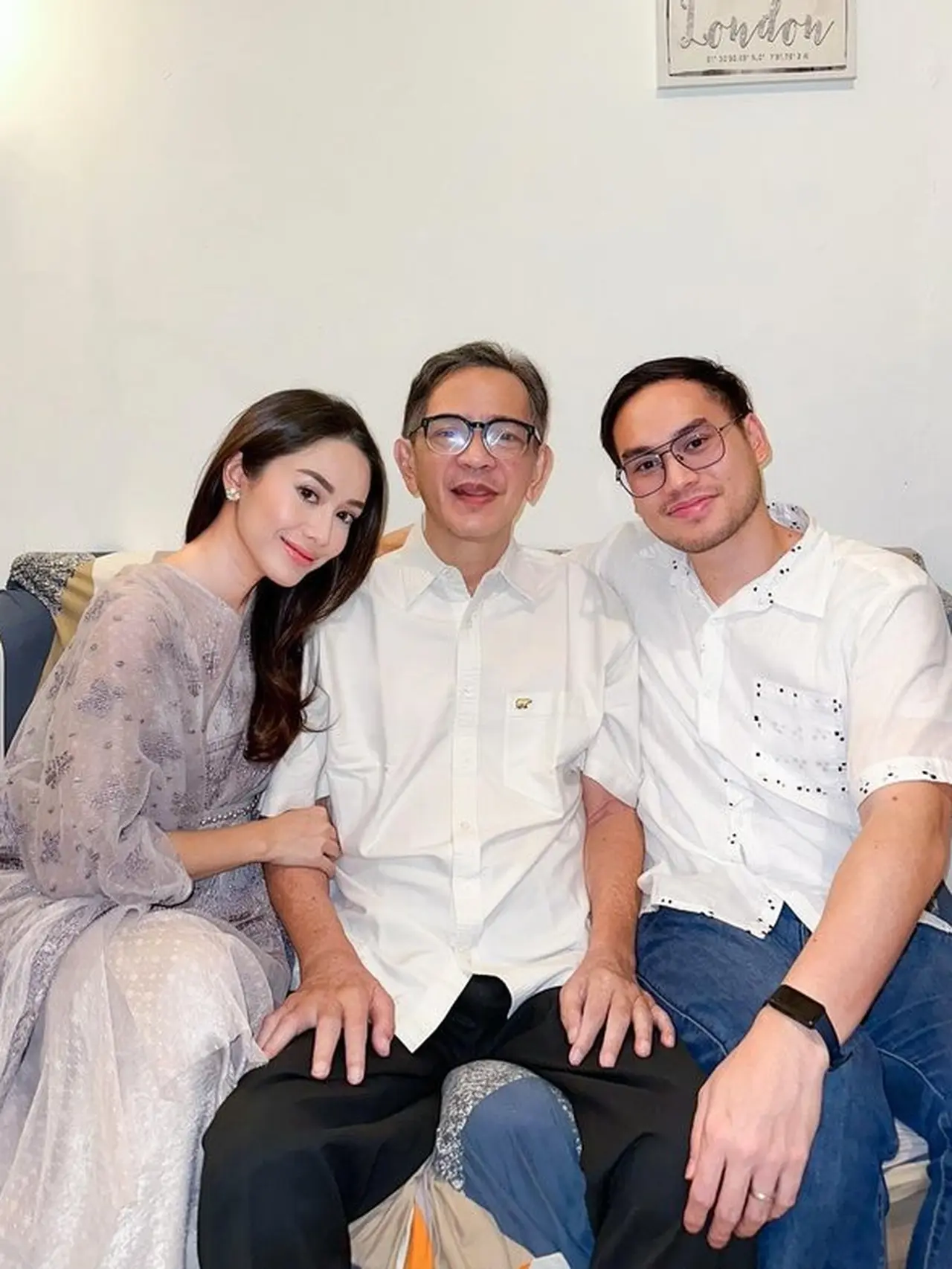 7 Potret Terbaru Ray Sahetapi Usai Stroke, Jalani Lebaran Bareng ...