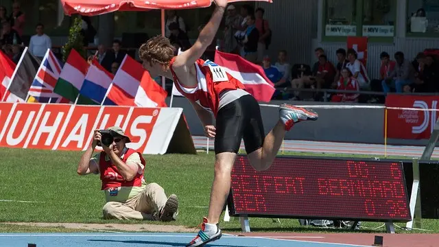 Macam-Macam Teknik Lempar Lembing - Ragam Bola.com