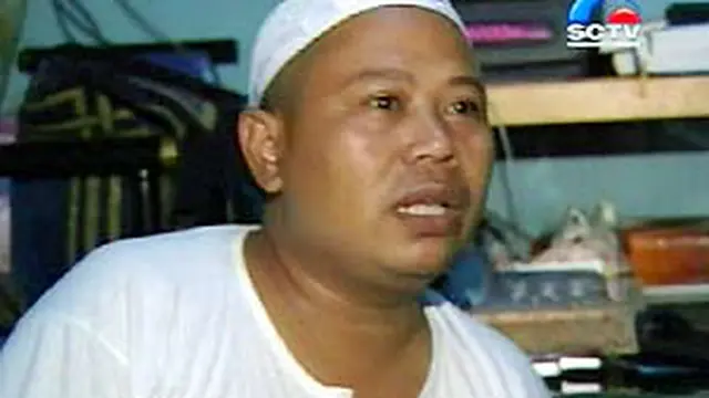 Taufik Savalas Dicium Bencong di Mekah - ShowBiz Liputan6.com