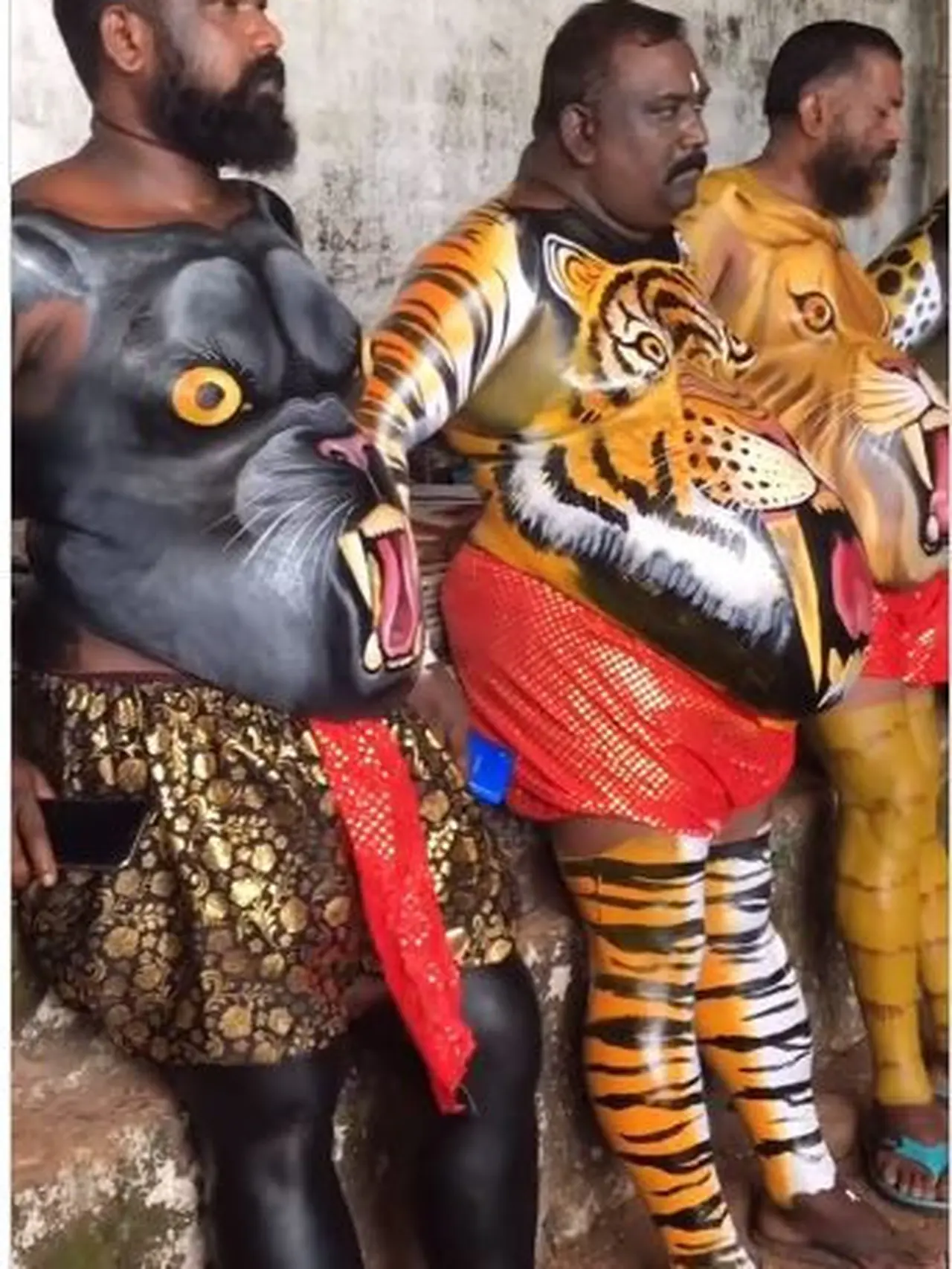 6 Outfit Cowok Buncit Ini Absurd Banget, Bikin Tepuk Jidat - Hot ...