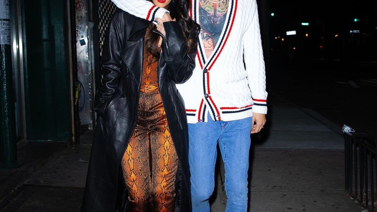 Gaya Seksi Menantang Megan Fox Saat Pacaran Dengan Machine Gun Kelly Fashion Fimela Com