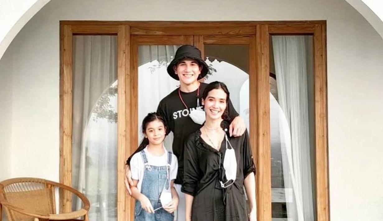 Kebersamaan Vino G Bastian dan Marsha Timothy, Keluarga Artis Bebas ...