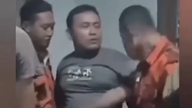 Viral Video Anggota Ormas Intimidasi Warga yang Laporkan Pungli SDN di ...