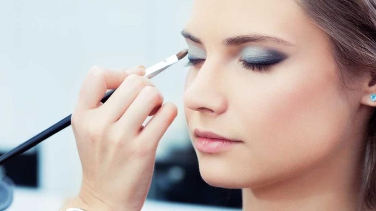 Jauh dari Wajah Kucel, Makeup Ini Cocok Buat Kamu - Beauty Fimela.com