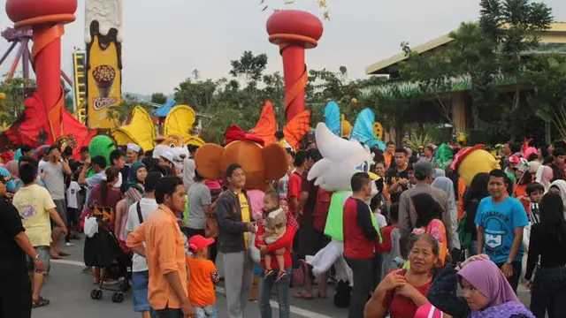 Jalur Puncak Macet Parah, Wisatawan Beralih ke Jungleland - Islami Liputan6.com