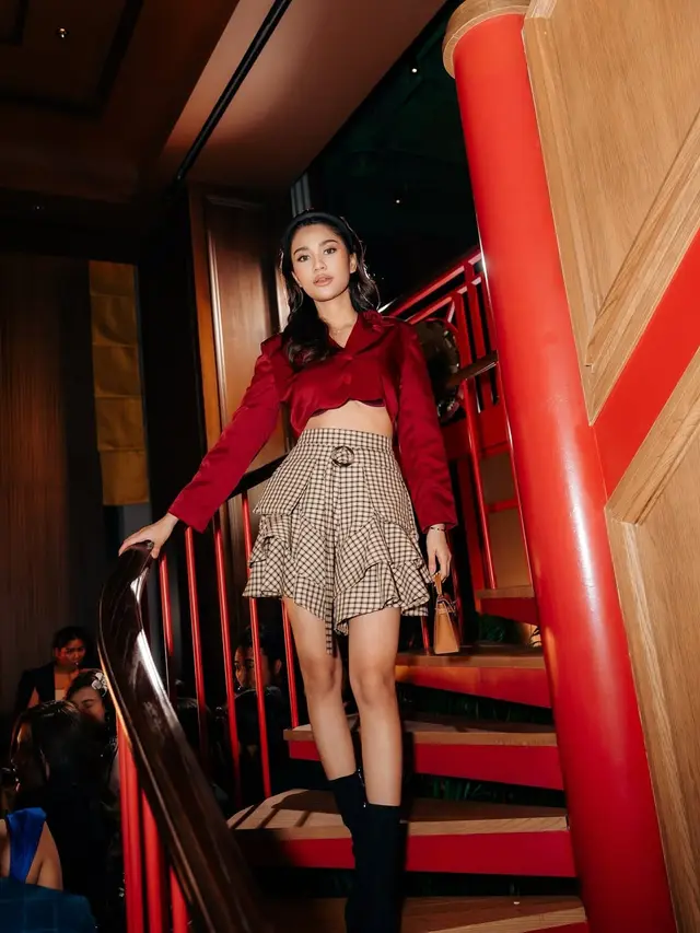 7 Potret Terbaru Azizah Salsha Dikabarkan Hamil, Pose Pratama Arhan Jadi Sorotan - Hot Liputan6.com