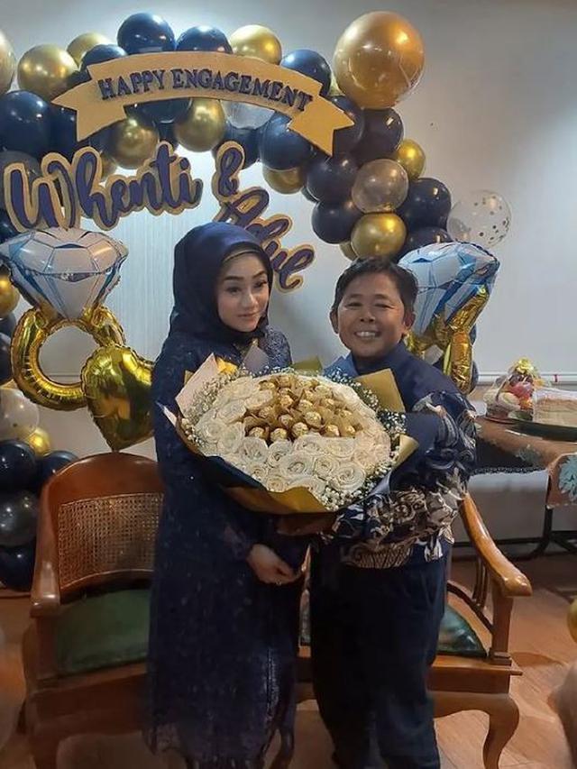 7 Potret Wenty Eri, Tunangan Adul yang Dikabarkan Segera Menikah - Hot Liputan6.com