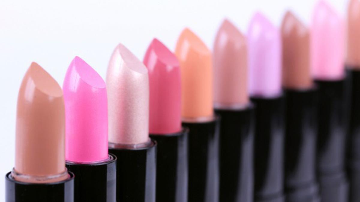 Berbagai Tekstur Lipstik, Jangan Sampai Salah Pilih!