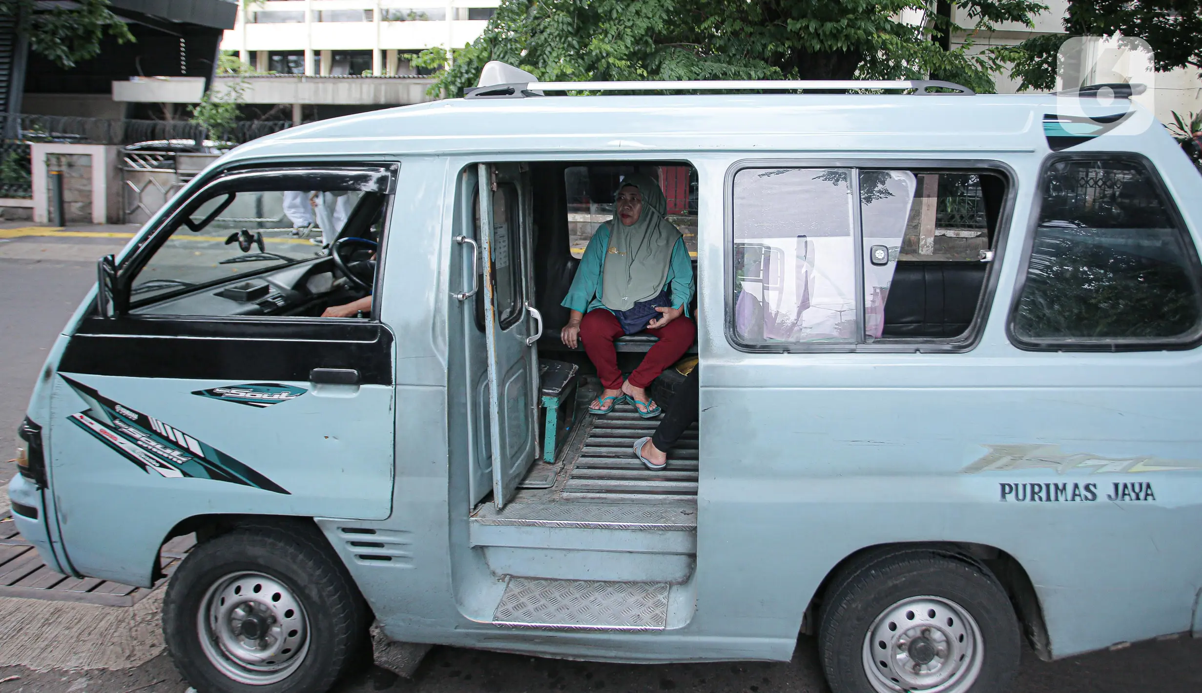 Tarif Angkot di Luar Program JakLingko Naik - Foto Liputan6.com