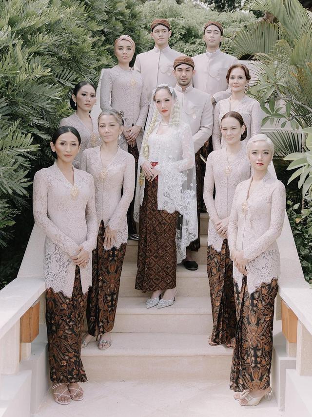 6 Potret Intan Ayu Temani BCL di Rangkaian Pernikahan, Saudara Sepupu ...