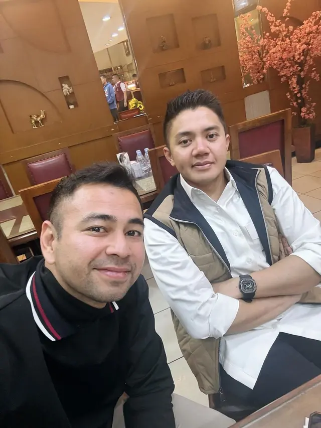 6 Potret Raffi Ahmad dan Mayor Teddy, Bahas Kerja Keras Kunci Sukses ...
