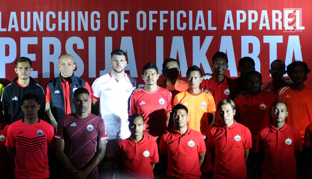 FOTO: Persija Resmi Kenalkan Kaus Tim Untuk Musim 2018 - Foto Liputan6.com