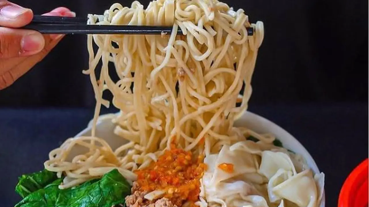 Warung Mie Goceng, Menu Rp5 Ribuan Racikan Mantan Chef Restoran Bintang ...