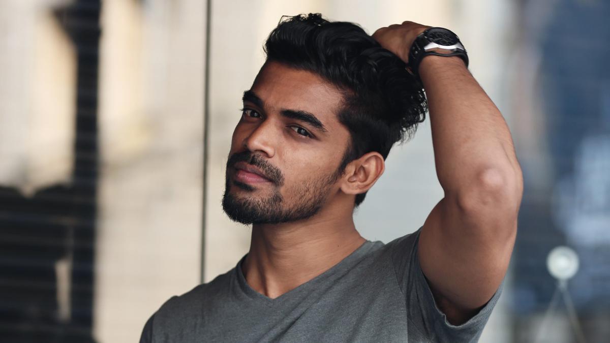 7 Penyebab Rambut Rontok Pria yang Sering Diabaikan