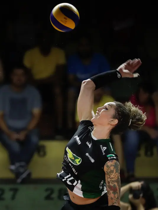 PHOTO: Tiffany Abreu, Pevoli Transgender Pertama di Liga Brasil - Foto ...