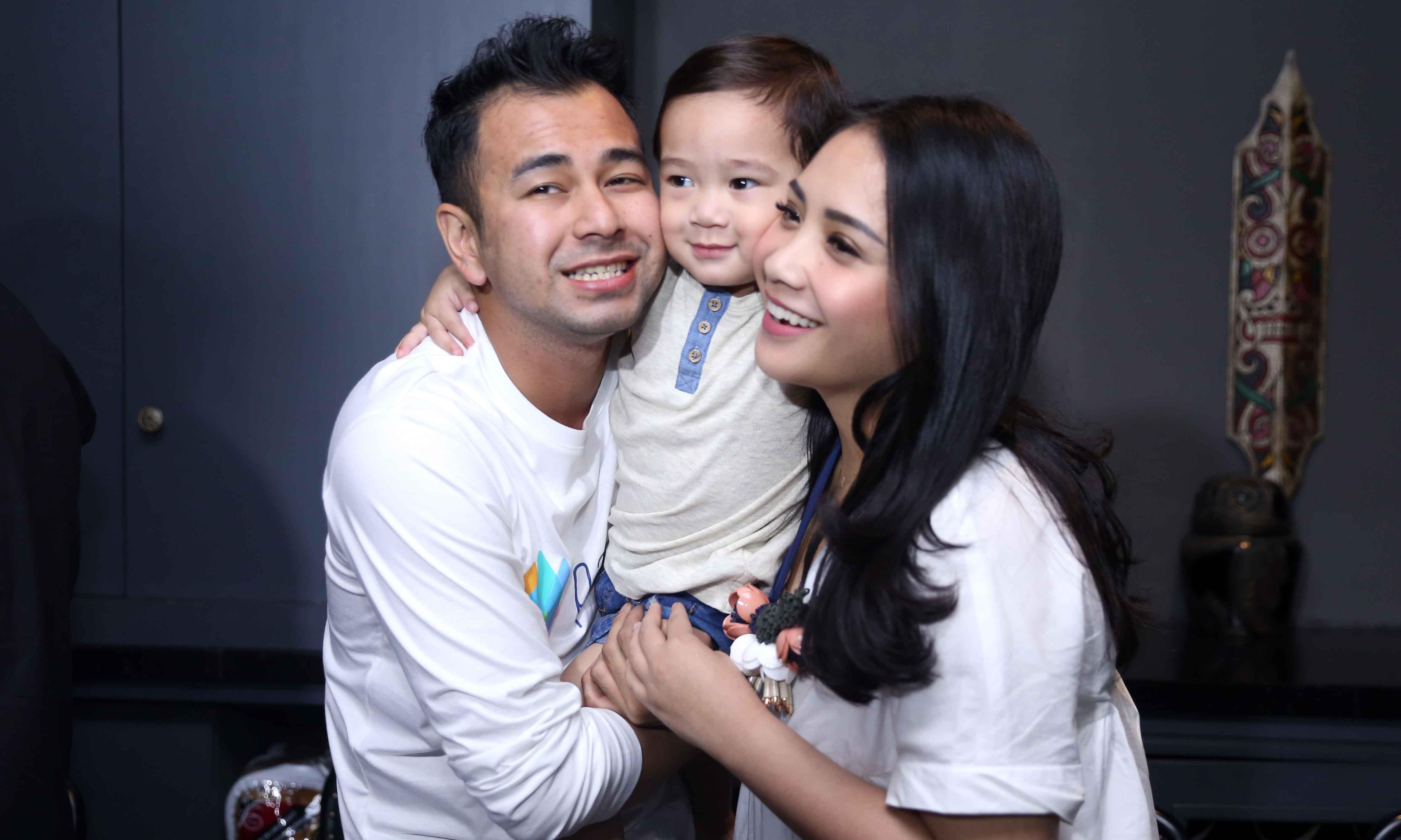 ‎Nagita Slavina Diisukan Hamil, Raffi Ahmad: Bukan Kabar Bahagia ...