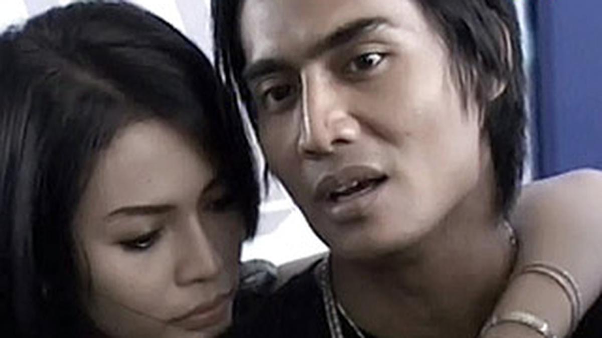 Charly Dukung Istri Ikut Terapi Pijat - ShowBiz Liputan6.com
