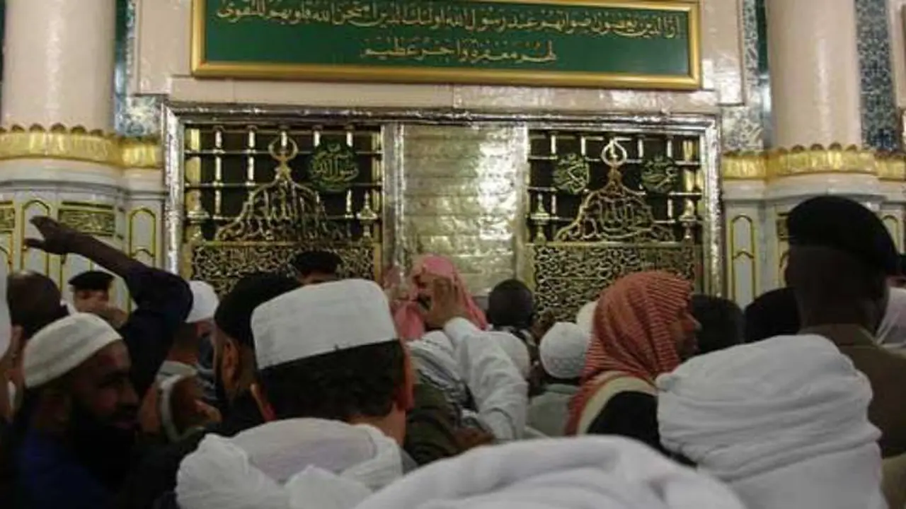 Makam Rasulullah Dibuka, Ini Cara dan Adab Ziarah ke Makam Nabi ...