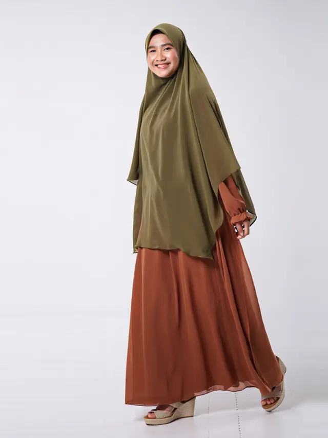 8 Model Gamis Syari Bahan Jatuh Enggak Bikin Gerah, Stylish untuk Berbagai Acara di 2025 - Hot ...