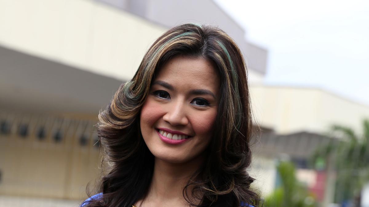 Asty Ananta Lebih Happy Berambut 'Gulali' - Entertainment Fimela.com