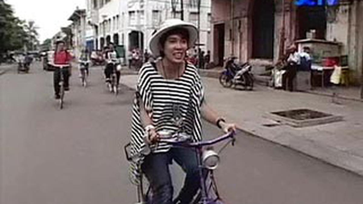 Fitri Tropika "Ikutan" Imlek