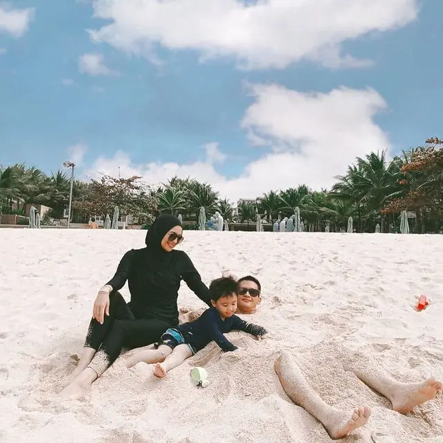 Pamer Kehangatan Keluarga, Ini 6 Potret Liburan Rezky Aditya dan Citra Kirana di Bali - Hot ...