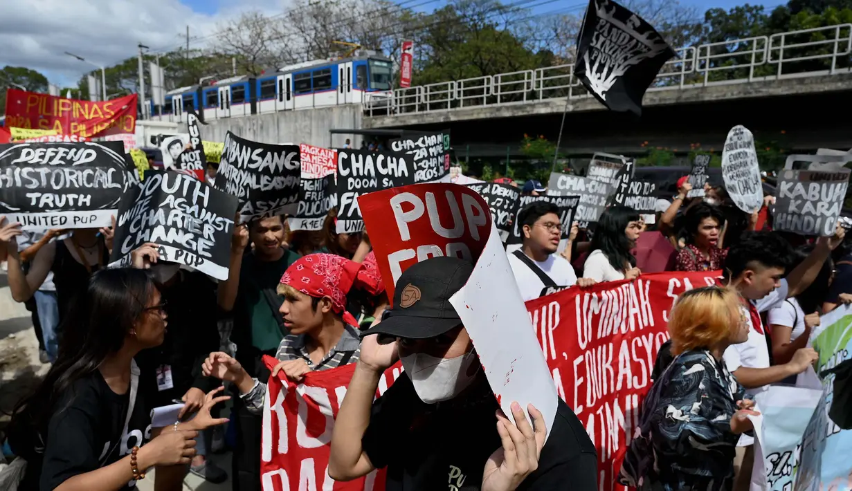 Ratusan Orang di Filipina Turun ke Jalan Peringati 38 Tahun People ...
