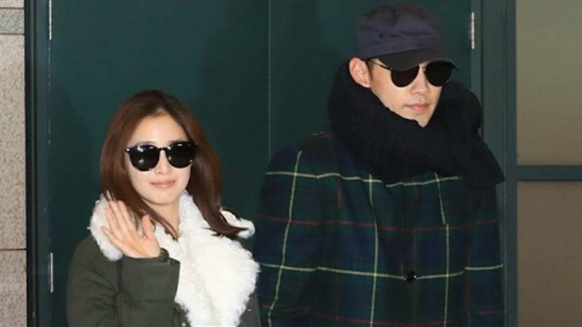 Pulang Bulan Madu, Rain dan Kim Tae Hee Disambut Fans - Entertainment ...