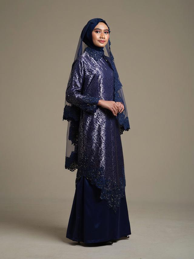 7 Model Gamis Biru Navy Kombinasi Brokat Silver yang Memukau, Pilihan ...