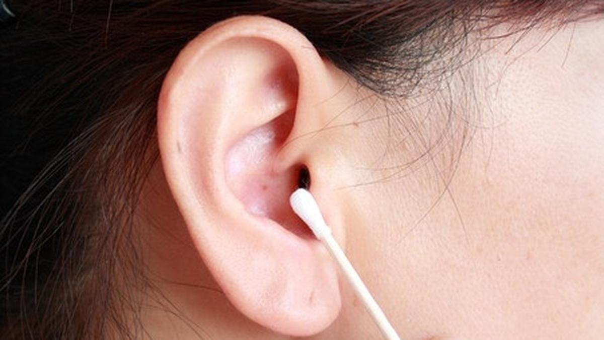 8 Cara Membersihkan Telinga Tanpa Cotton Bud, Mudah Dipraktikkan