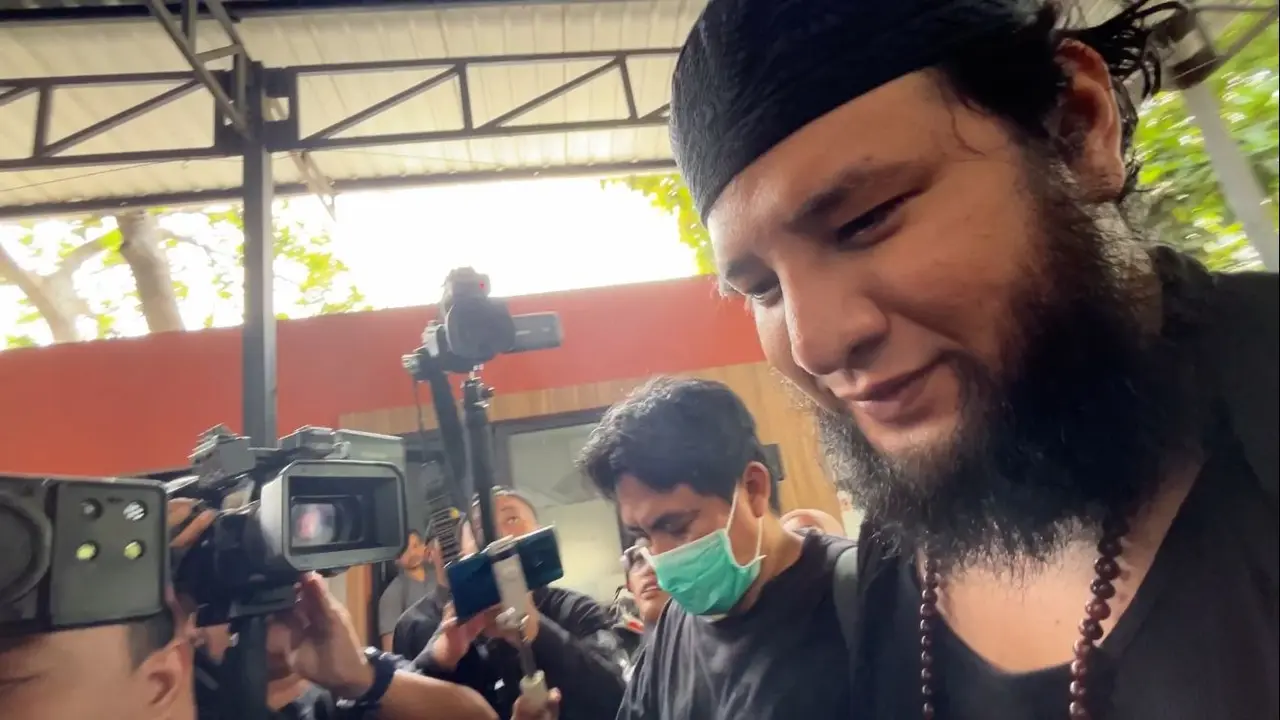 Ammar Zoni Galau Berat Irish Bella Menikah Lagi, Berusaha Untuk Ikhlas ...