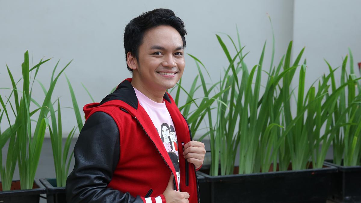 Main film, Calvin Jeremy: Tetap Mencintai dan Produksi Musik Sampai Tua ...