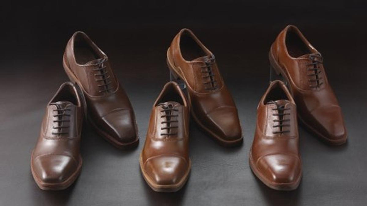 Tak Seperti Kelihatannya, Sepatu Kulit Ini Menipu