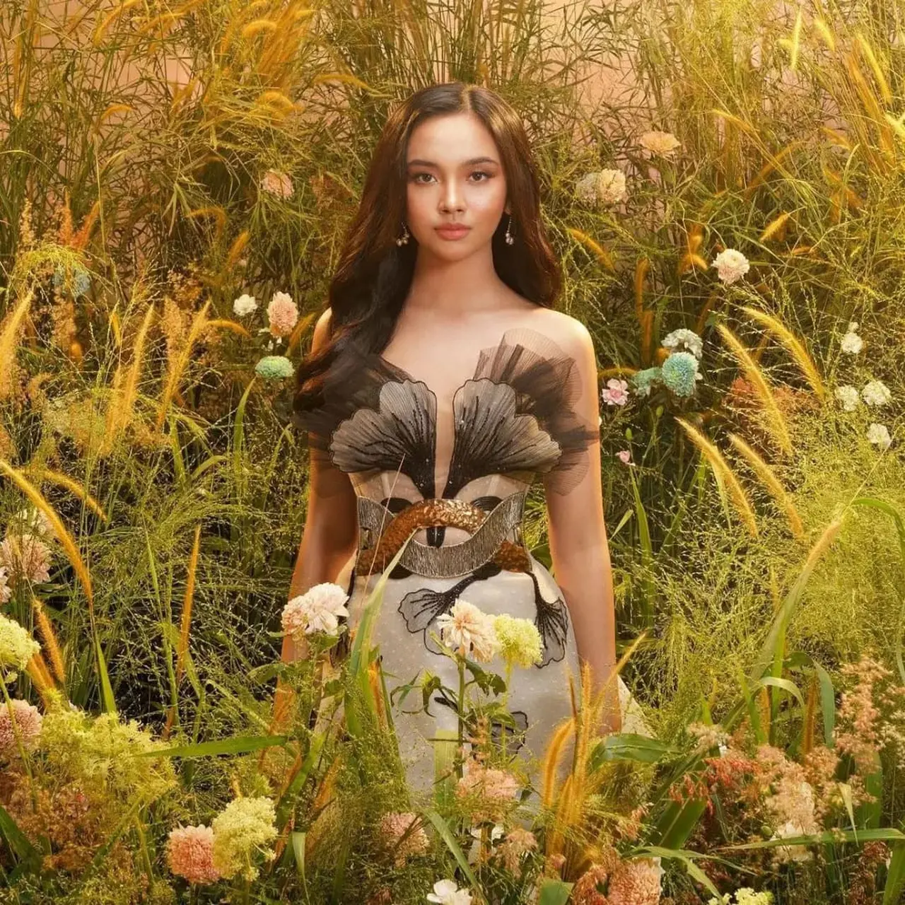Cantiknya Luna Maya Sampai Laura Basuki Dalam Sentuhan Stylist Rikkisi Entertainment