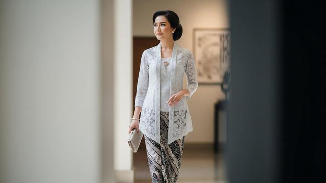 10 Model Dress Atasan Brokat Bawahan Batik 2025, Tampil Anggun dengan ...