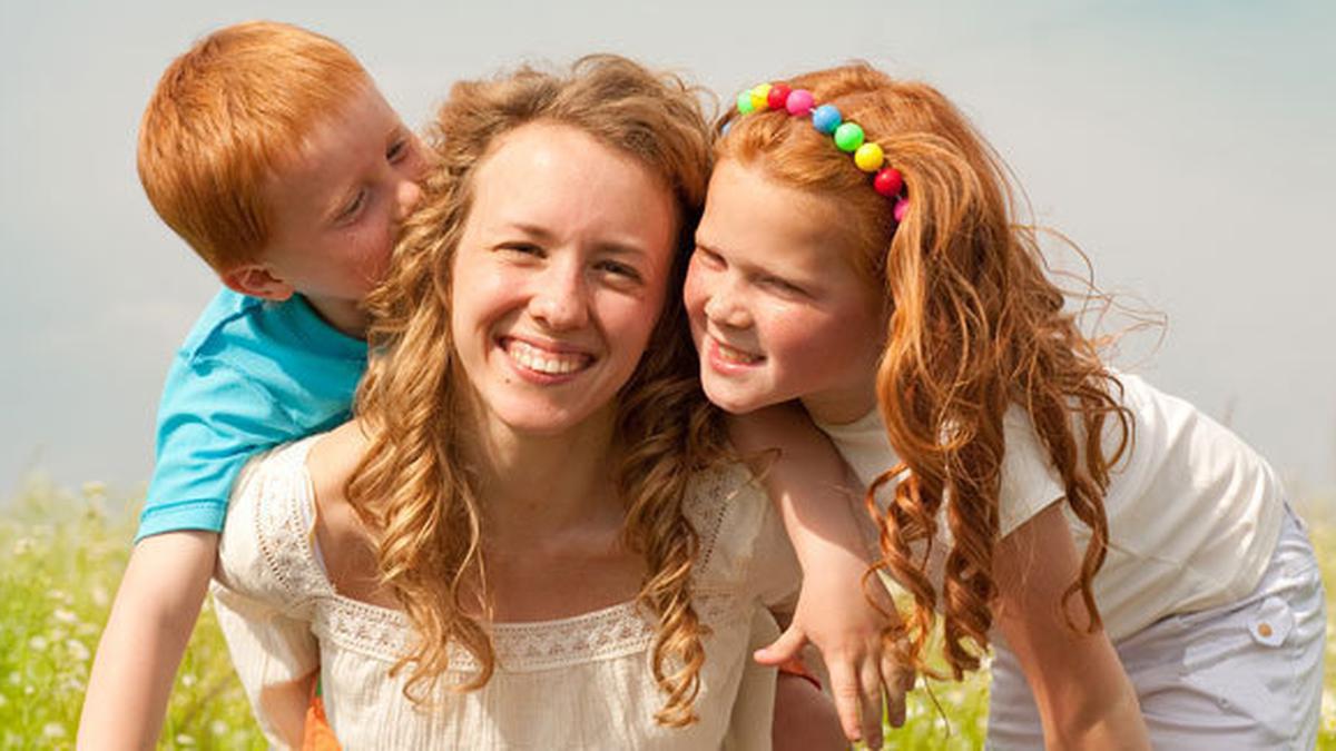 Menjadi Teman untuk Anak Meski Sibuk Bekerja