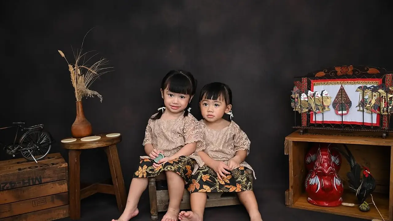 5 Potret Anak Felicya Angelista dan Caesar Hito dalam Balutan Outfit ...