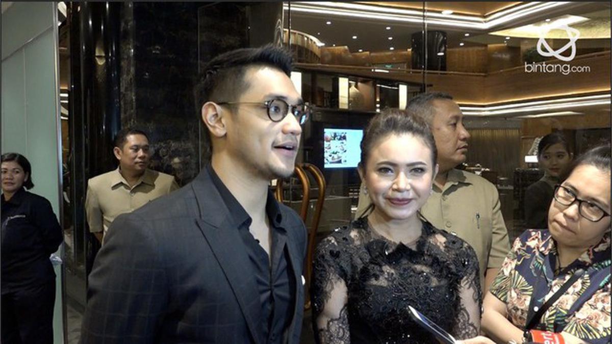 Afgan dan Rossa Kompak Pakai Busana Hitam di Resepsi Hamish-Raisa