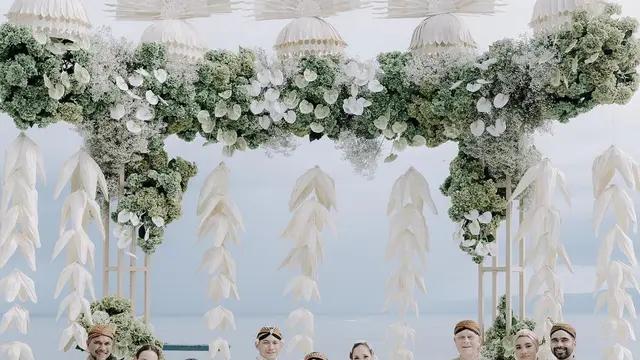 6 Potret Noah Sinclair di Pernikahan BCL dan Tiko Aryawardhana, Peluk Erat Ibunda Setelah Akad ...