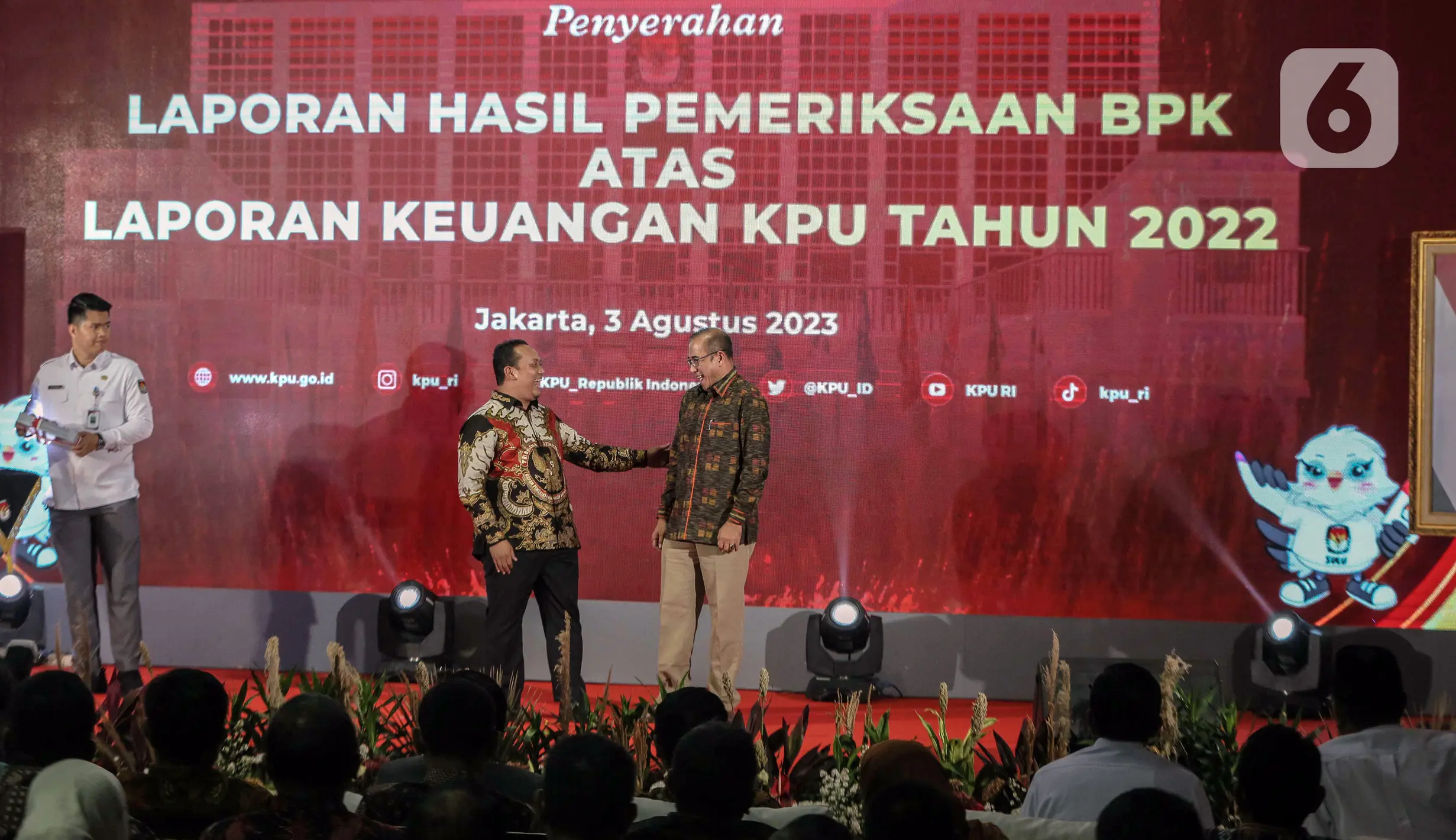 BPK Serahkan Laporan Hasil Pemeriksaan Keuangan KPU Tahun 2022 - Foto Liputan6.com