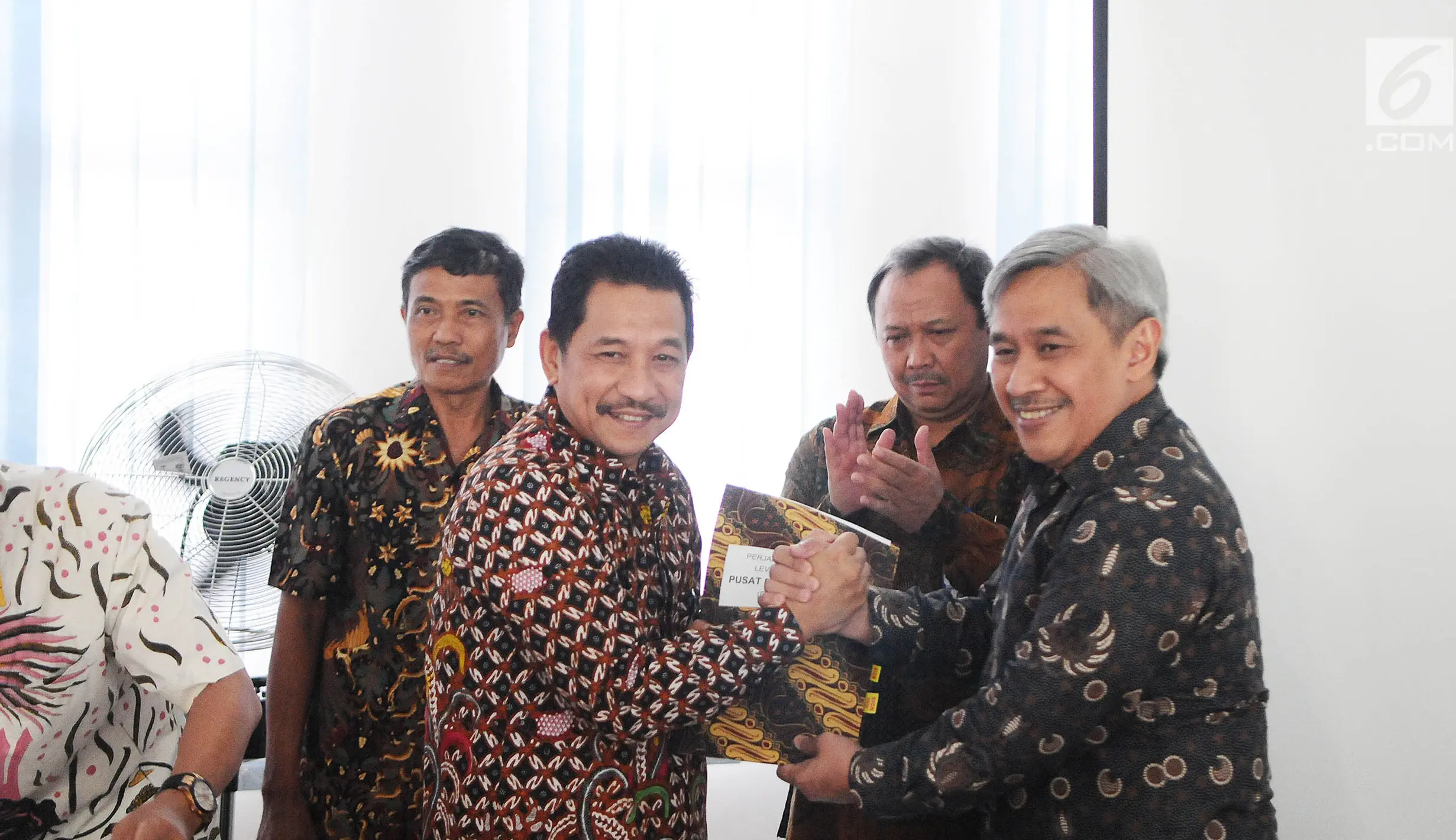 FOTO: Peresmian Laboratorium Uji Balai Riset Budidaya Ikan Hias - Foto ...
