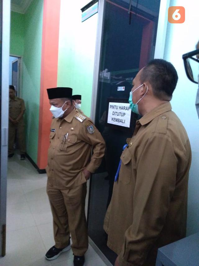 Sidak Bupati Situbondo di Hari Pertama Kerja Usai Libur Lebaran - Surabaya Liputan6.com