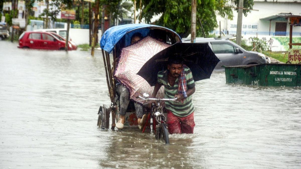Hujan Muson Picu Banjir dan Longsor di Nepal-India, Puluhan Orang Tewas ...